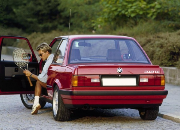 318iS - E30 Zone Wiki