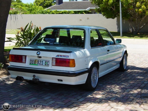 333i - E30 Zone Wiki
